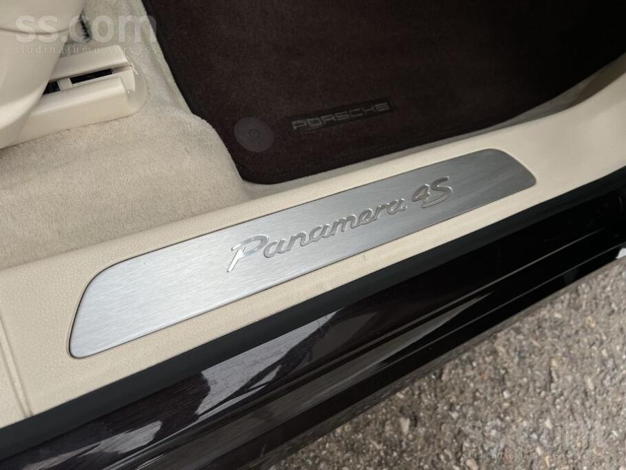Sarkans Porsche Panamera 2013 Rīga, ar dzinēja tilpumu 3.00 L un nobraukumu 178 tūkst. km par 26500 €, foto 25 vietnē AUTOMOTO.COM.LV