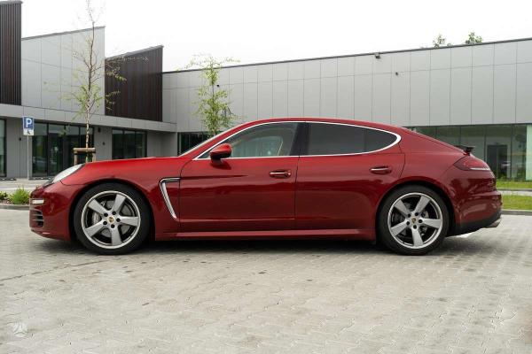 Sarkans Porsche Panamera 2014 Viļņa, ar dzinēja tilpumu 3.00 L un nobraukumu 104 tūkst. km par 23500 €, foto 3 vietnē AUTOMOTO.COM.LV