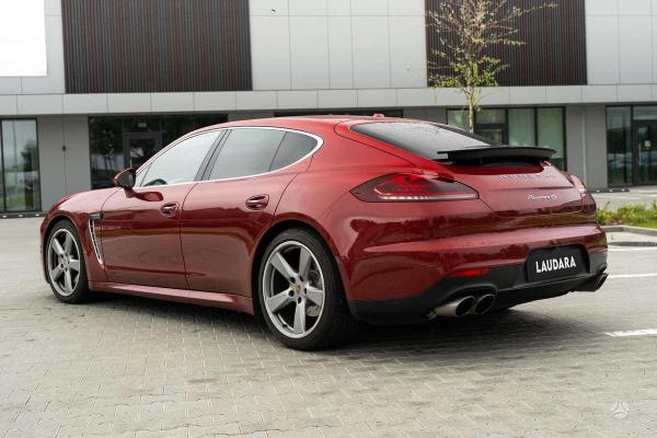Sarkans Porsche Panamera 2014 Viļņa, ar dzinēja tilpumu 3.00 L un nobraukumu 104 tūkst. km par 23500 €, foto 4 vietnē AUTOMOTO.COM.LV