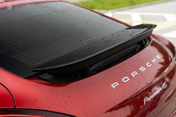 Sarkans Porsche Panamera 2014 Viļņa, ar dzinēja tilpumu 3.00 L un nobraukumu 104 tūkst. km par 23500 €, foto 6 vietnē AUTOMOTO.COM.LV
