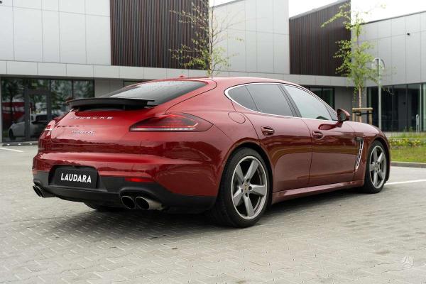Sarkans Porsche Panamera 2014 Viļņa, ar dzinēja tilpumu 3.00 L un nobraukumu 104 tūkst. km par 23500 €, foto 8 vietnē AUTOMOTO.COM.LV