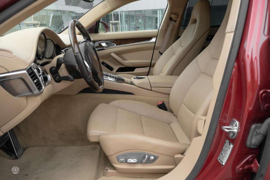 Sarkans Porsche Panamera 2014 Viļņa, ar dzinēja tilpumu 3.00 L un nobraukumu 104 tūkst. km par 23500 €, foto 15 vietnē AUTOMOTO.COM.LV