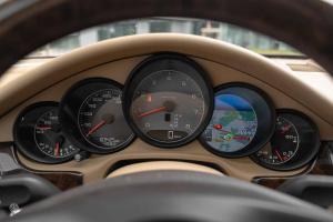 Sarkans Porsche Panamera 2014 Viļņa, ar dzinēja tilpumu 3.00 L un nobraukumu 104 tūkst. km par 23500 €, foto 23 vietnē AUTOMOTO.COM.LV
