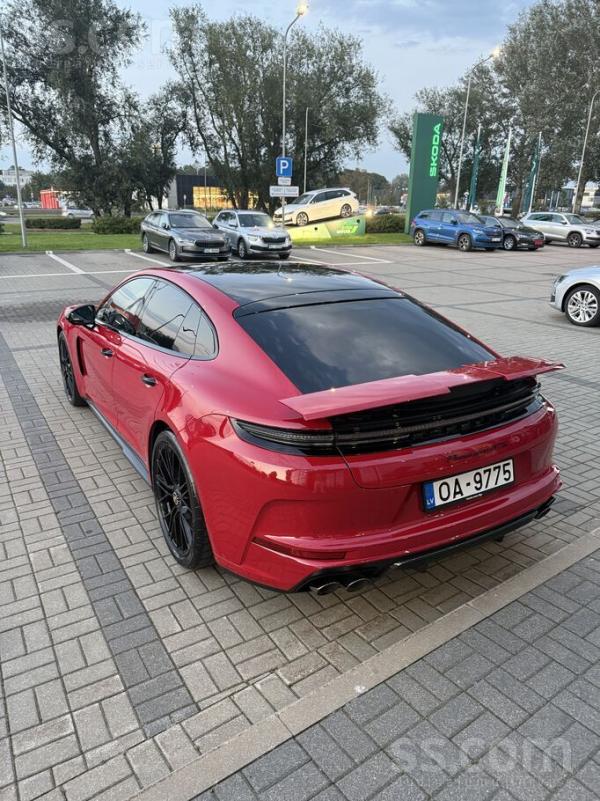 Red Porsche Panamera 2025 in Riga, with an engine capacity of 4.00 L and mileage of 30 thousand km for 163990 €, photo 4 on AUTOMOTO.COM.LV