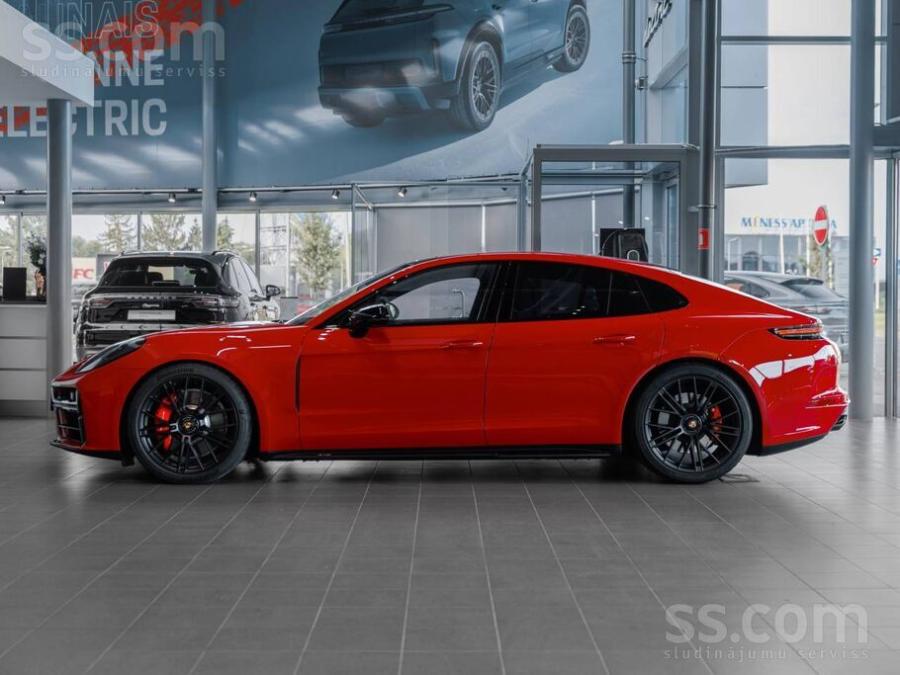 Sarkans Porsche Panamera 2026 Rīga, ar dzinēja tilpumu 4.00 L un nobraukumu 3 tūkst. km par 175900 €, foto 3 vietnē AUTOMOTO.COM.LV