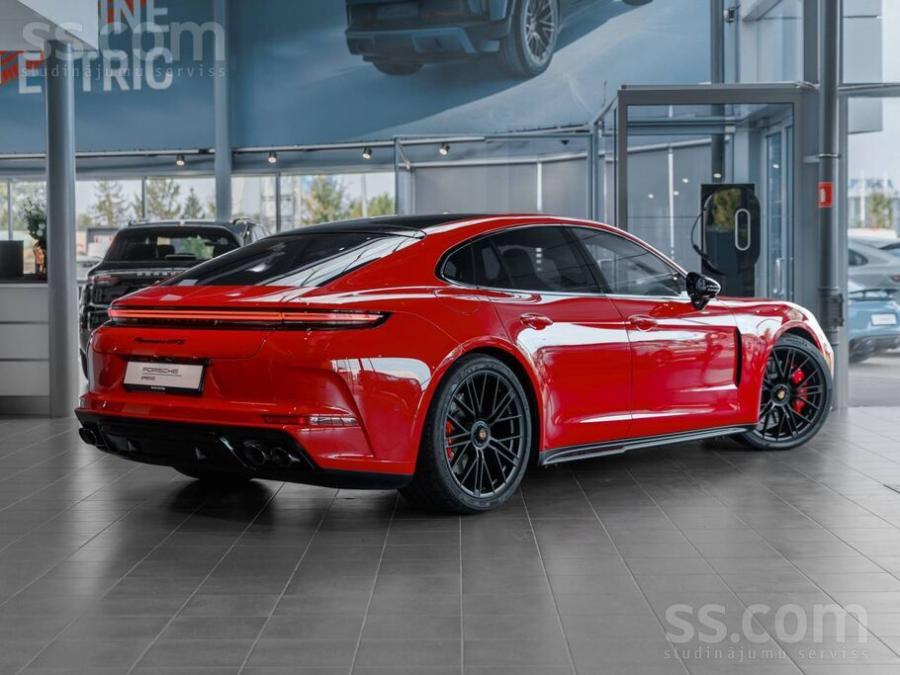 Sarkans Porsche Panamera 2026 Rīga, ar dzinēja tilpumu 4.00 L un nobraukumu 3 tūkst. km par 175900 €, foto 4 vietnē AUTOMOTO.COM.LV