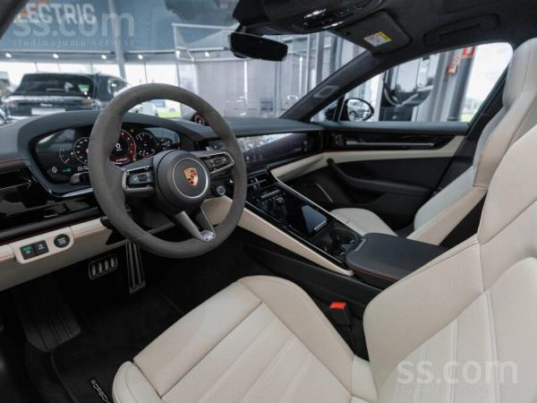 Red Porsche Panamera 2026 in Riga, with an engine capacity of 4.00 L and mileage of 3 thousand km for 175900 €, photo 4 on AUTOMOTO.COM.LV