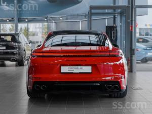 Sarkans Porsche Panamera 2026 Rīga, ar dzinēja tilpumu 4.00 L un nobraukumu 3 tūkst. km par 175900 €, foto 7 vietnē AUTOMOTO.COM.LV