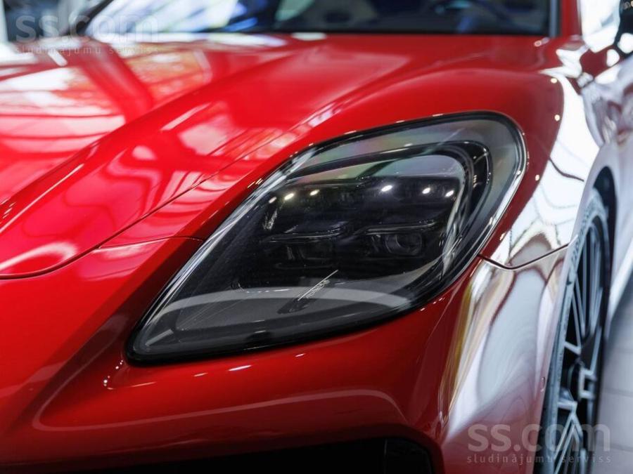 Sarkans Porsche Panamera 2026 Rīga, ar dzinēja tilpumu 4.00 L un nobraukumu 3 tūkst. km par 175900 €, foto 14 vietnē AUTOMOTO.COM.LV