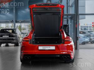 Sarkans Porsche Panamera 2026 Rīga, ar dzinēja tilpumu 4.00 L un nobraukumu 3 tūkst. km par 175900 €, foto 15 vietnē AUTOMOTO.COM.LV