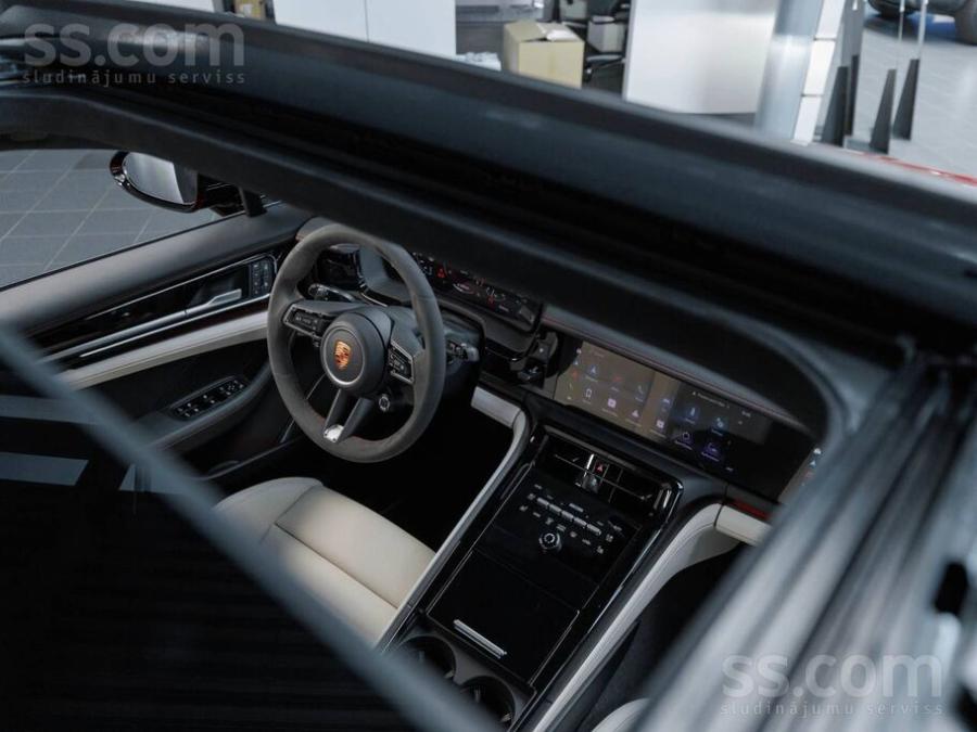 Sarkans Porsche Panamera 2026 Rīga, ar dzinēja tilpumu 4.00 L un nobraukumu 3 tūkst. km par 175900 €, foto 23 vietnē AUTOMOTO.COM.LV