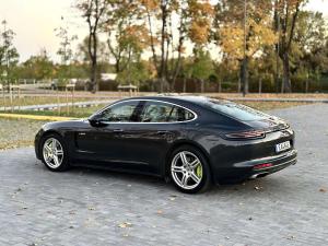 Porsche Panamera 2018 in Kaunas, with an engine capacity of 2.89 L and mileage of 113 thousand km for 49999 €, photo 5 on AUTOMOTO.COM.LV