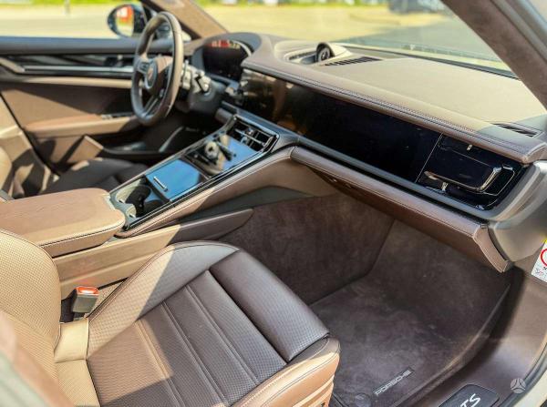 Porsche Panamera 2026 Rīga, ar dzinēja tilpumu 4.00 L un nobraukumu 5 tūkst. km par 172000 €, foto 8 vietnē AUTOMOTO.COM.LV