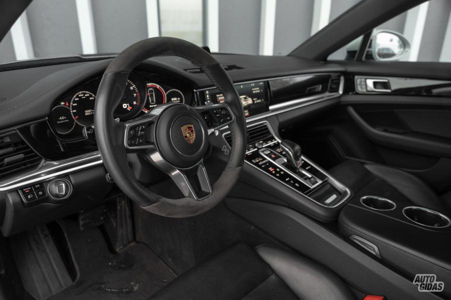 Porsche Panamera 2018 in Vilnius, with an engine capacity of 3.00 L and mileage of 100 thousand km for 58900 €, photo 16 on AUTOMOTO.COM.LV