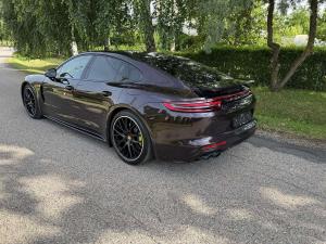Violets Porsche Panamera 2017 Alīta, ar dzinēja tilpumu 2.89 L un nobraukumu 194 tūkst. km par 42900 €, foto 9 vietnē AUTOMOTO.COM.LV
