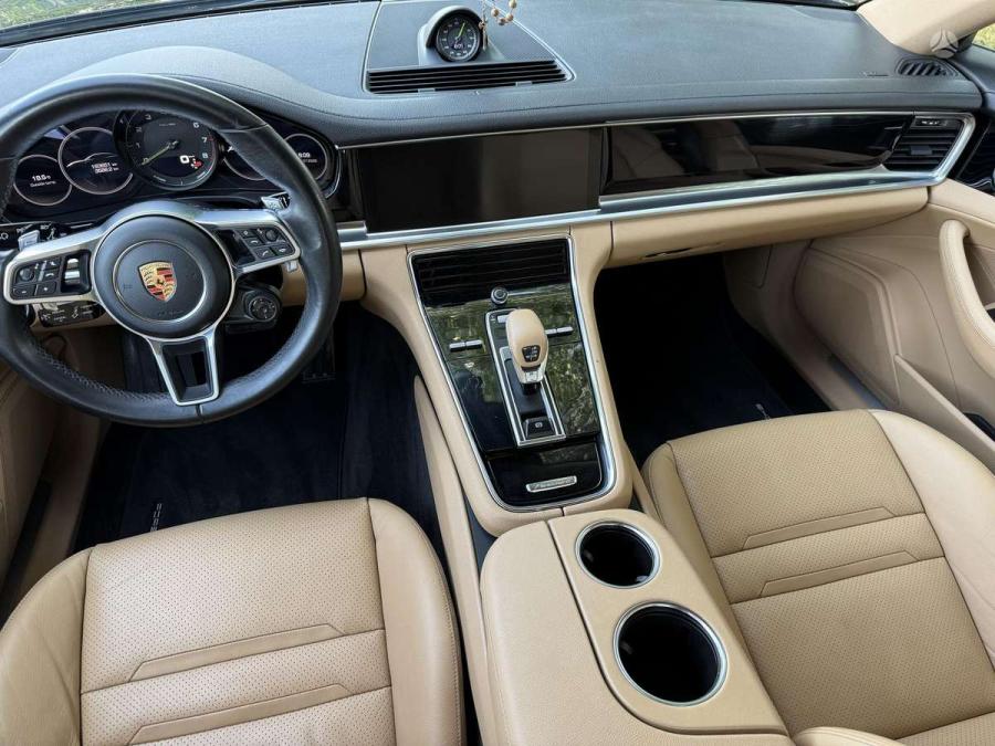 Violets Porsche Panamera 2017 Alīta, ar dzinēja tilpumu 2.89 L un nobraukumu 194 tūkst. km par 42900 €, foto 24 vietnē AUTOMOTO.COM.LV