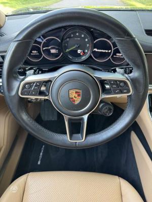 Violets Porsche Panamera 2017 Alīta, ar dzinēja tilpumu 2.89 L un nobraukumu 194 tūkst. km par 42900 €, foto 25 vietnē AUTOMOTO.COM.LV