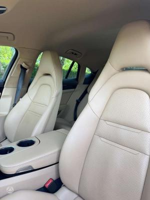 Violets Porsche Panamera 2017 Alīta, ar dzinēja tilpumu 2.89 L un nobraukumu 194 tūkst. km par 42900 €, foto 26 vietnē AUTOMOTO.COM.LV