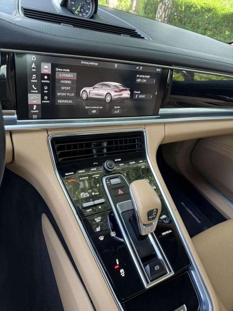 Violets Porsche Panamera 2017 Alīta, ar dzinēja tilpumu 2.89 L un nobraukumu 194 tūkst. km par 42900 €, foto 27 vietnē AUTOMOTO.COM.LV