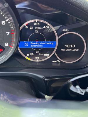 Violets Porsche Panamera 2017 Alīta, ar dzinēja tilpumu 2.89 L un nobraukumu 194 tūkst. km par 42900 €, foto 29 vietnē AUTOMOTO.COM.LV