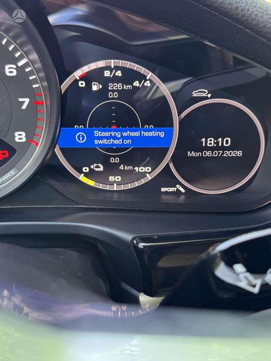 Violets Porsche Panamera 2017 Alīta, ar dzinēja tilpumu 2.89 L un nobraukumu 194 tūkst. km par 42900 €, foto 29 vietnē AUTOMOTO.COM.LV