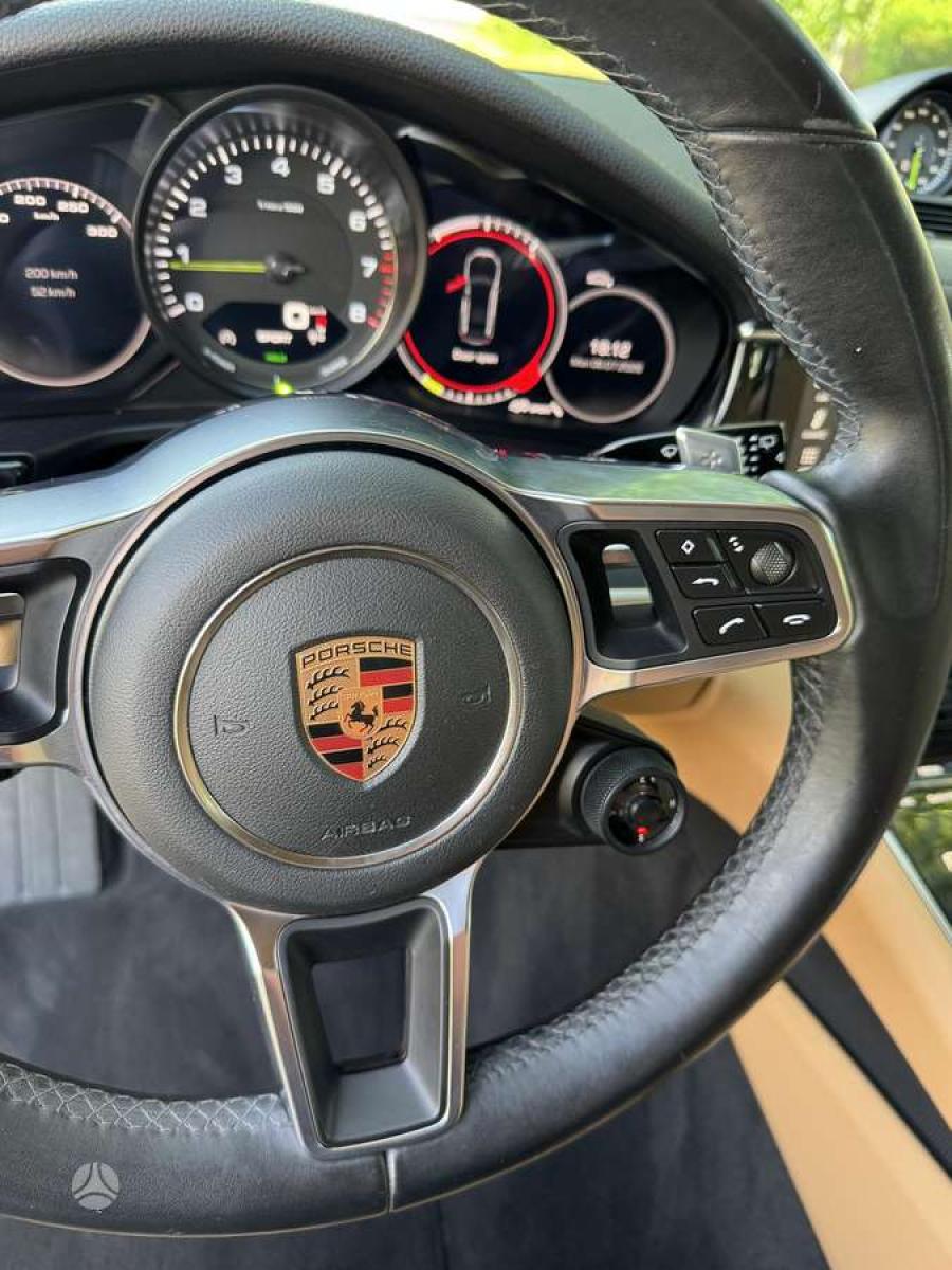 Violets Porsche Panamera 2017 Alīta, ar dzinēja tilpumu 2.89 L un nobraukumu 194 tūkst. km par 42900 €, foto 34 vietnē AUTOMOTO.COM.LV