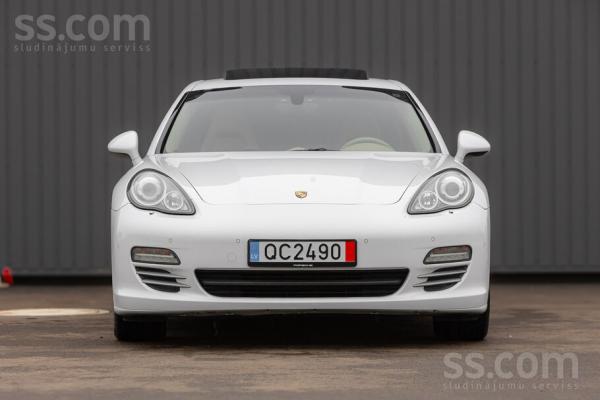 Balts Porsche Panamera 2010 Jelgava, ar dzinēja tilpumu 4.80 L un nobraukumu 130 tūkst. km par 13500 €, foto 3 vietnē AUTOMOTO.COM.LV