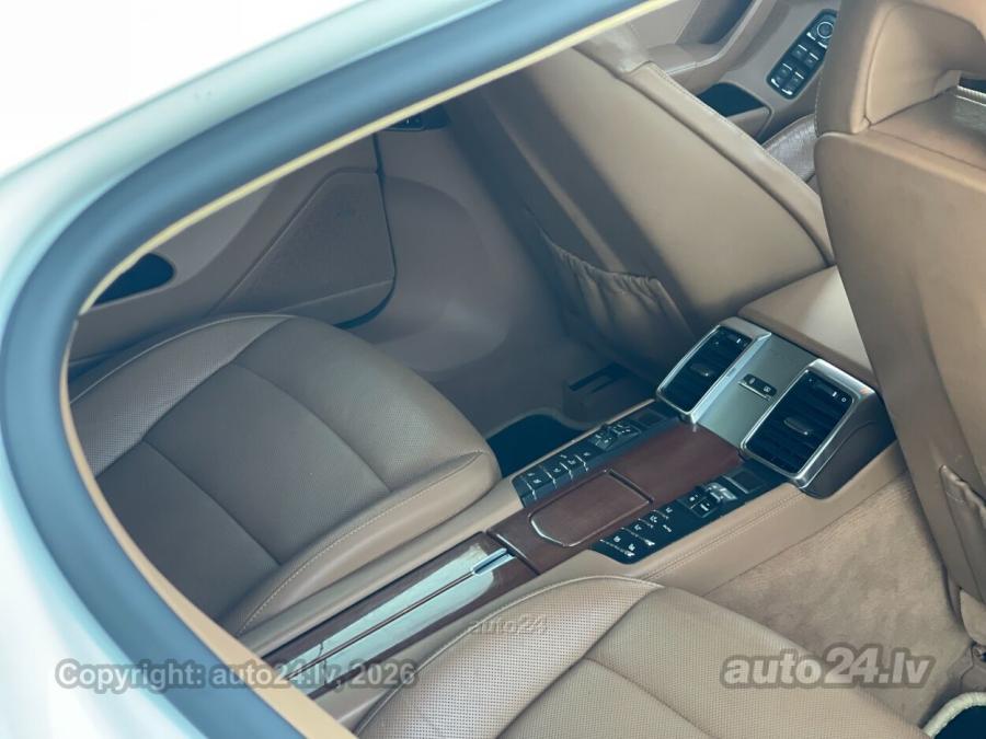 Белый Порше Панамера 2010 в Таллин, объемом двигателя 4.80 л и пробегом 126 тыс. км за 15900 €, фото 8 на AUTOMOTO.COM.LV