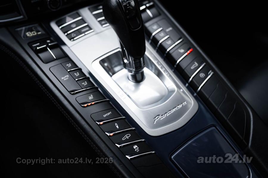 Balts Porsche Panamera 2011 Tallina, ar dzinēja tilpumu 3.60 L un nobraukumu 172 tūkst. km par 22000 €, foto 19 vietnē AUTOMOTO.COM.LV
