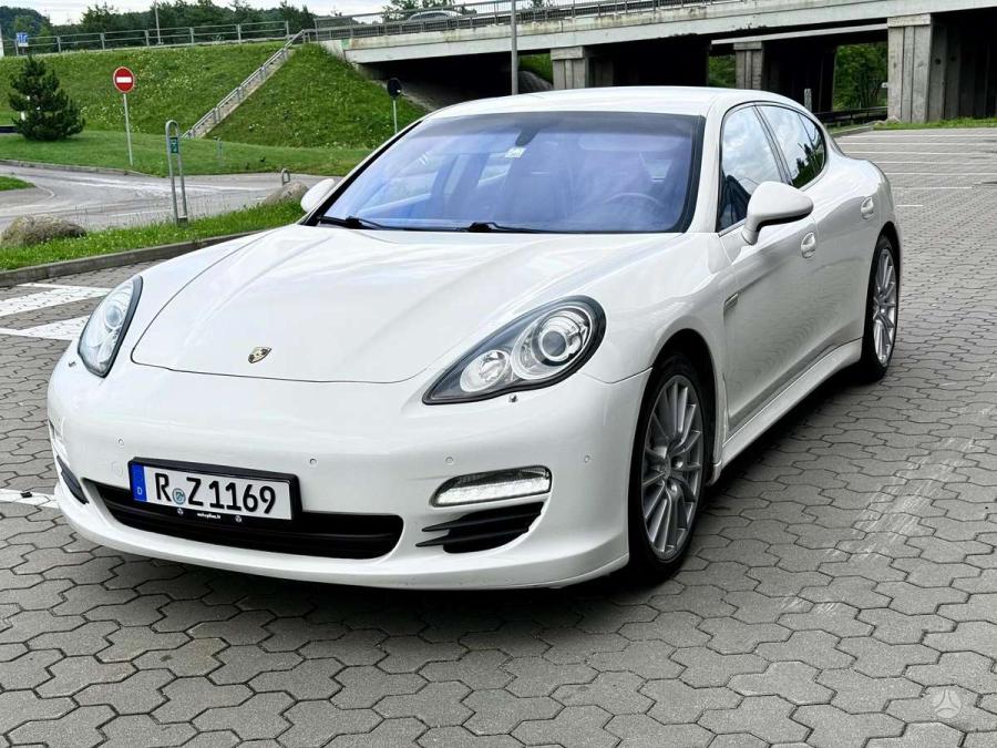 Balts Porsche Panamera 2011 Viļņa, ar dzinēja tilpumu 2.97 L un nobraukumu 215 tūkst. km par 11990 €, foto 4 vietnē AUTOMOTO.COM.LV