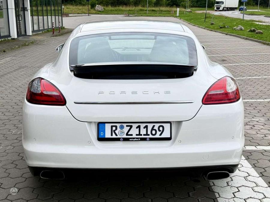 Balts Porsche Panamera 2011 Viļņa, ar dzinēja tilpumu 2.97 L un nobraukumu 215 tūkst. km par 11990 €, foto 5 vietnē AUTOMOTO.COM.LV