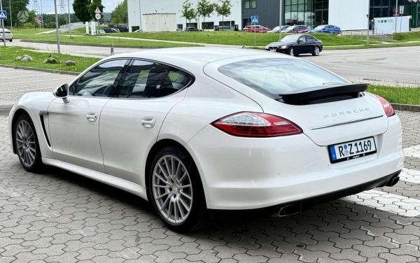 Balts Porsche Panamera 2011 Viļņa, ar dzinēja tilpumu 2.97 L un nobraukumu 215 tūkst. km par 11990 €, foto 6 vietnē AUTOMOTO.COM.LV