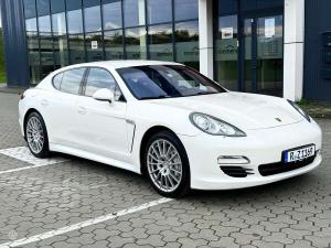 Balts Porsche Panamera 2011 Viļņa, ar dzinēja tilpumu 2.97 L un nobraukumu 215 tūkst. km par 11990 €, foto 10 vietnē AUTOMOTO.COM.LV
