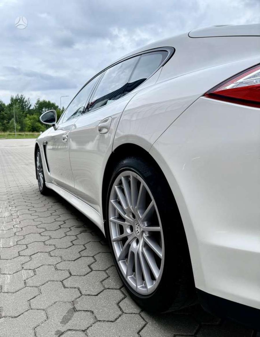 Balts Porsche Panamera 2011 Viļņa, ar dzinēja tilpumu 2.97 L un nobraukumu 215 tūkst. km par 11990 €, foto 13 vietnē AUTOMOTO.COM.LV