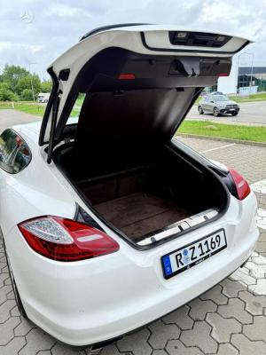 Balts Porsche Panamera 2011 Viļņa, ar dzinēja tilpumu 2.97 L un nobraukumu 215 tūkst. km par 11990 €, foto 15 vietnē AUTOMOTO.COM.LV
