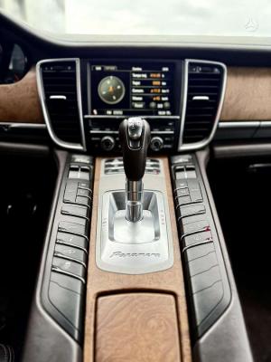 Balts Porsche Panamera 2011 Viļņa, ar dzinēja tilpumu 2.97 L un nobraukumu 215 tūkst. km par 11990 €, foto 18 vietnē AUTOMOTO.COM.LV