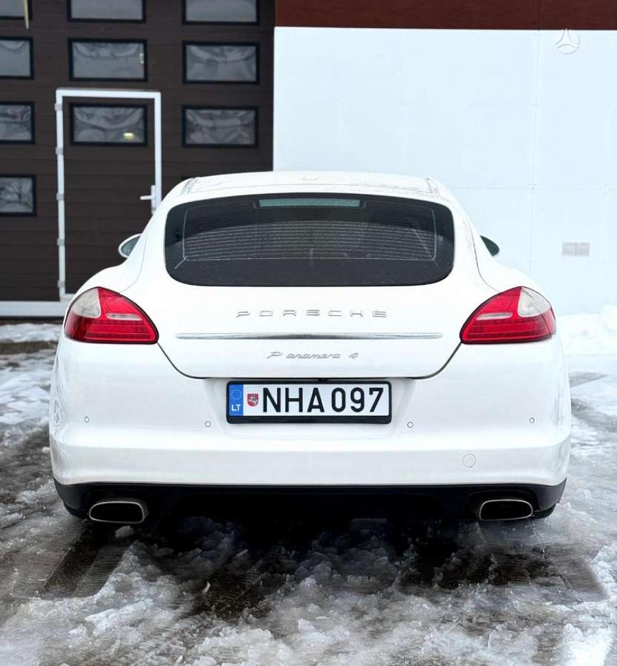 Balts Porsche Panamera 2012 Viļņa, ar dzinēja tilpumu 3.61 L un nobraukumu 220 tūkst. km par 15950 €, foto 4 vietnē AUTOMOTO.COM.LV