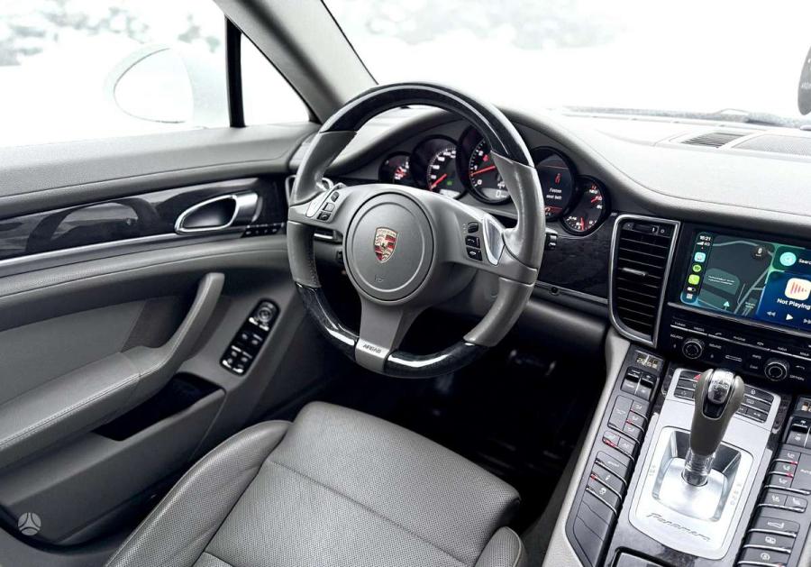Balts Porsche Panamera 2012 Viļņa, ar dzinēja tilpumu 3.61 L un nobraukumu 220 tūkst. km par 15950 €, foto 13 vietnē AUTOMOTO.COM.LV