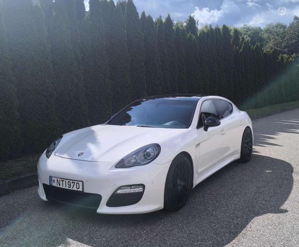 White Porsche Panamera 2012 in Kaunas, with an engine capacity of 3.61 L and mileage of 156 thousand km for 16500 €, photo 4 on AUTOMOTO.COM.LV