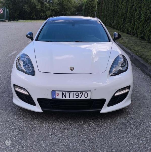 White Porsche Panamera 2012 in Kaunas, with an engine capacity of 3.61 L and mileage of 156 thousand km for 16500 €, photo 6 on AUTOMOTO.COM.LV