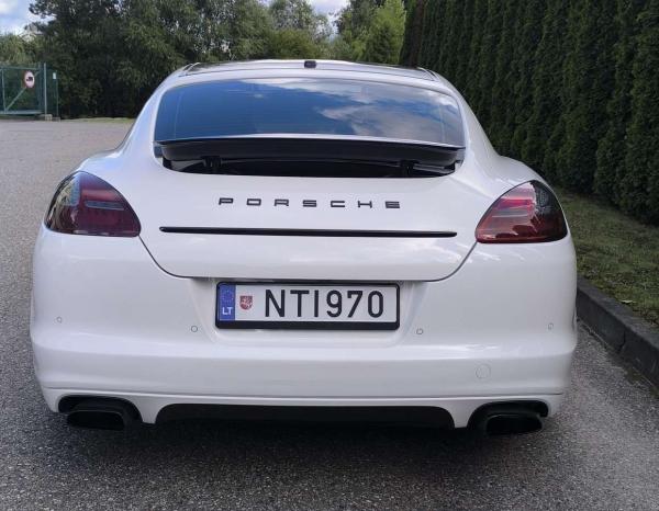 White Porsche Panamera 2012 in Kaunas, with an engine capacity of 3.61 L and mileage of 156 thousand km for 16500 €, photo 7 on AUTOMOTO.COM.LV