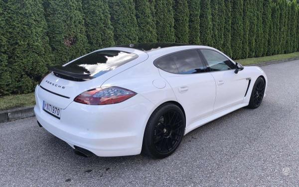 White Porsche Panamera 2012 in Kaunas, with an engine capacity of 3.61 L and mileage of 156 thousand km for 16500 €, photo 11 on AUTOMOTO.COM.LV