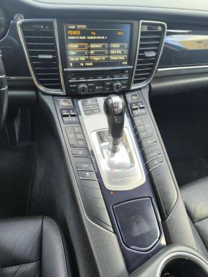 Balts Porsche Panamera 2012 Kauņa, ar dzinēja tilpumu 3.61 L un nobraukumu 156 tūkst. km par 16500 €, foto 18 vietnē AUTOMOTO.COM.LV