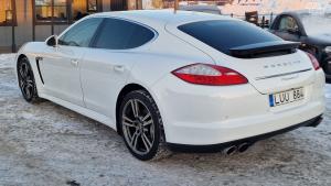 White Porsche Panamera 2013 in Kretinga, with an engine capacity of 4.80 L and mileage of 162 thousand km for 20999 €, photo 7 on AUTOMOTO.COM.LV
