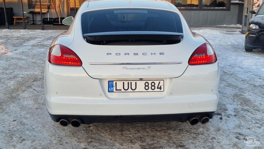 White Porsche Panamera 2013 in Kretinga, with an engine capacity of 4.80 L and mileage of 162 thousand km for 20999 €, photo 8 on AUTOMOTO.COM.LV