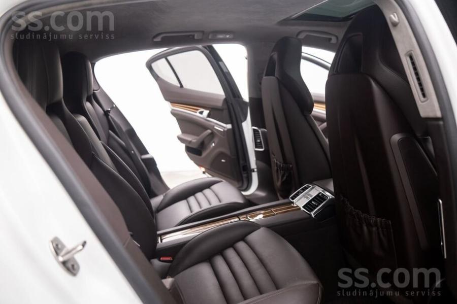 Balts Porsche Panamera 2013 Tallina, ar dzinēja tilpumu 3.00 L un nobraukumu 132 tūkst. km par 29999 €, foto 13 vietnē AUTOMOTO.COM.LV
