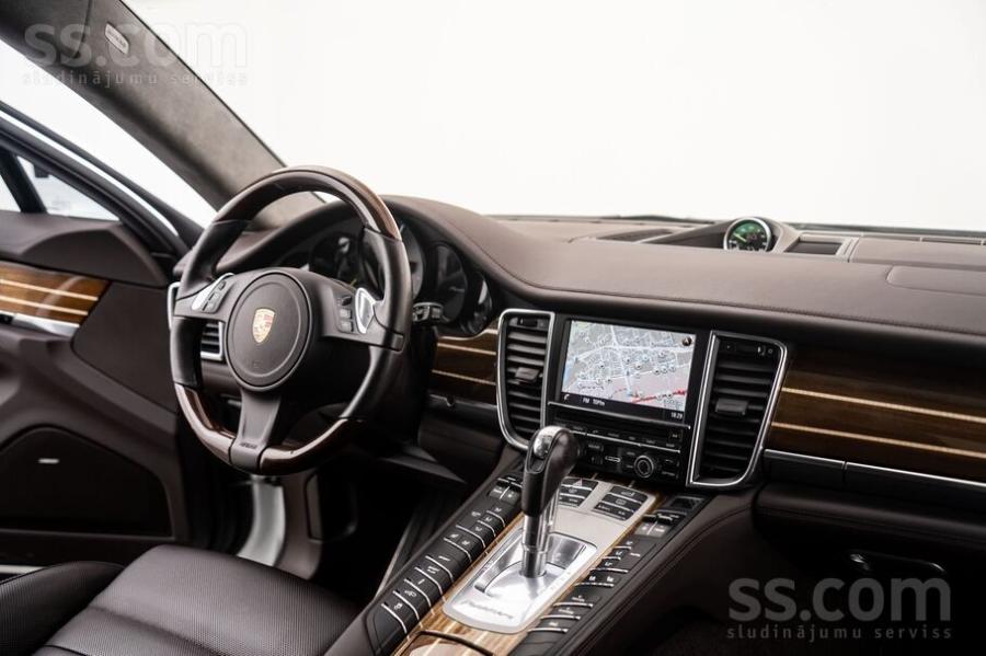 Balts Porsche Panamera 2013 Tallina, ar dzinēja tilpumu 3.00 L un nobraukumu 132 tūkst. km par 29999 €, foto 15 vietnē AUTOMOTO.COM.LV