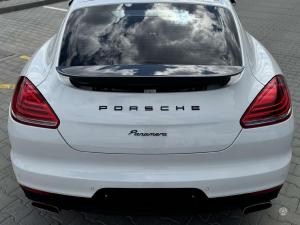 White Porsche Panamera 2014 in Vilnius, with an engine capacity of 3.60 L and mileage of 139 thousand km for 17950 €, photo 5 on AUTOMOTO.COM.LV