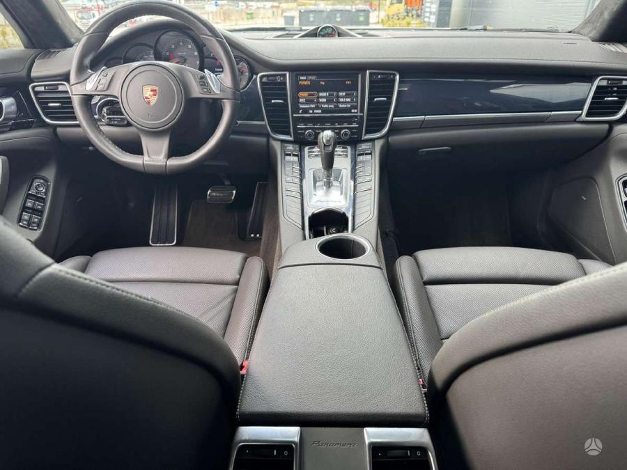 White Porsche Panamera 2014 in Vilnius, with an engine capacity of 3.60 L and mileage of 139 thousand km for 17950 €, photo 16 on AUTOMOTO.COM.LV
