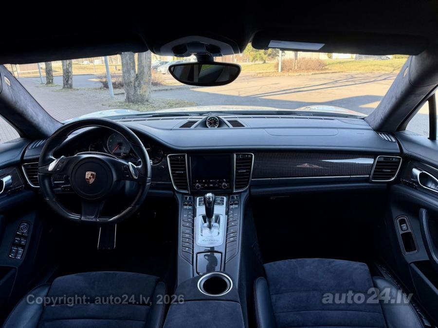 White Porsche Panamera 2014 in Tallinn, with an engine capacity of 4.80 L and mileage of 47 thousand km for 42900 €, photo 22 on AUTOMOTO.COM.LV